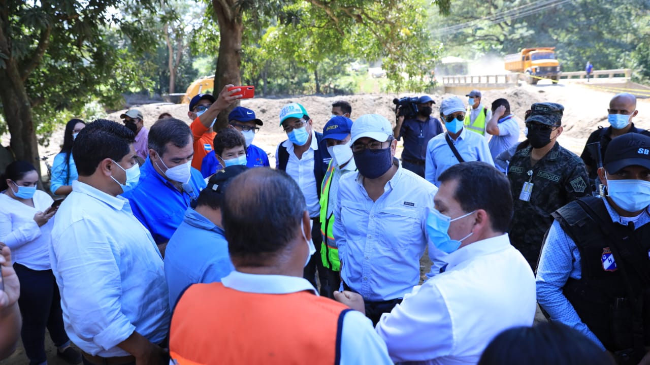 Presidente Hernández supervisa la rehabilitación del puente «El Águila» en zona oriental – STN ...