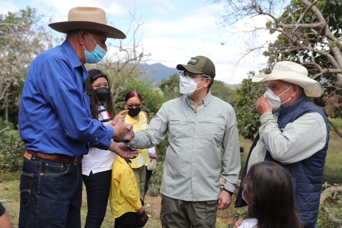 Presidente Hernández socializa Agrocrédito 5.0 y entrega 156 sistemas ...